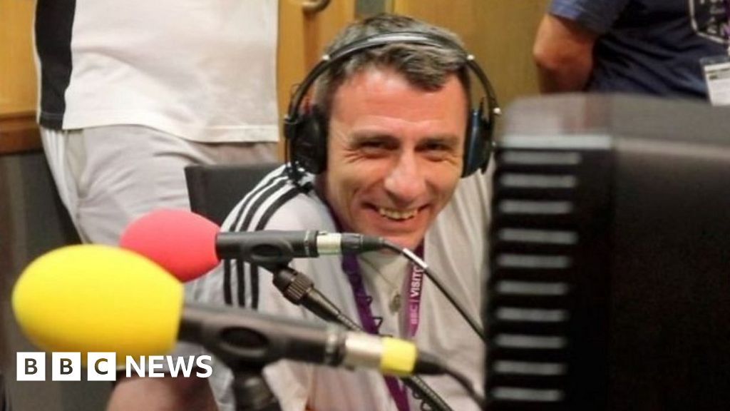 Former addicts host BBC Radio Leeds show - BBC News
