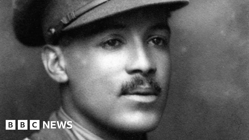 Football's WW1 legacy to be honoured at centenary wood - BBC News