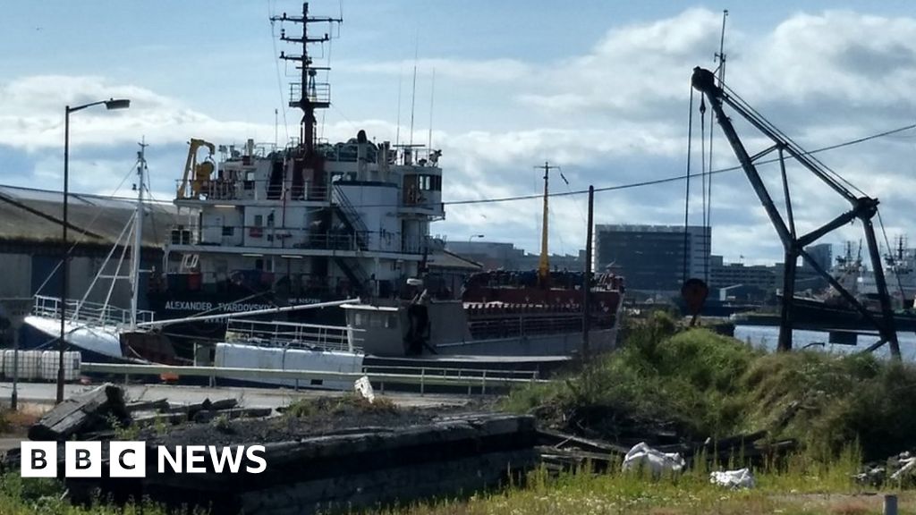 Ship detained in Leith port over unpaid wages - BBC News