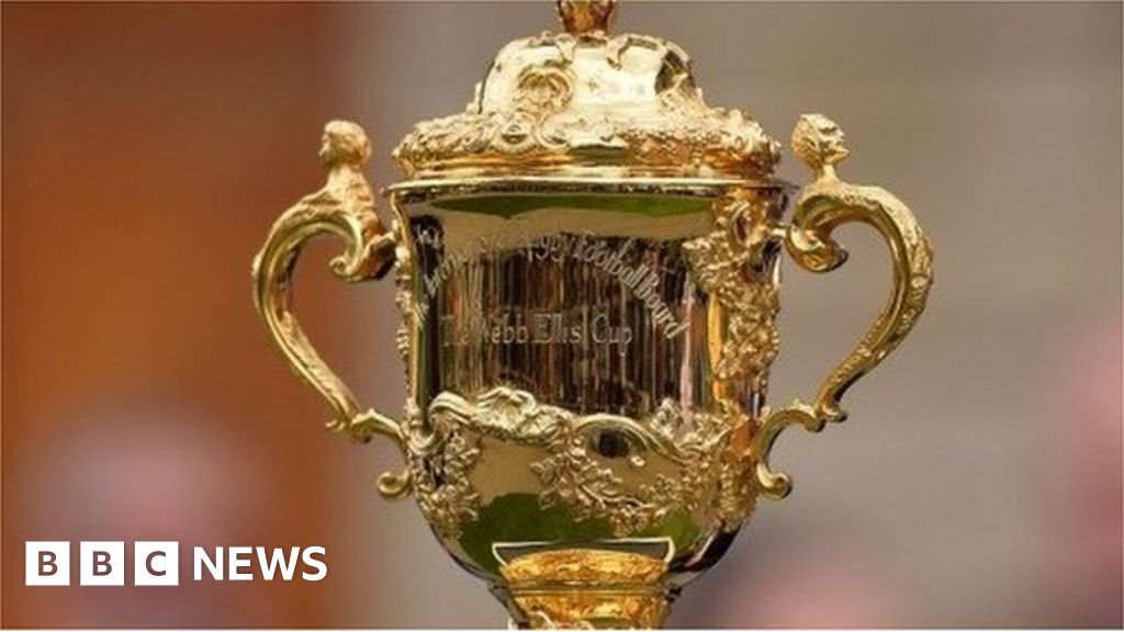Rugby world cup at Lampeter 150th anniversary event - BBC News