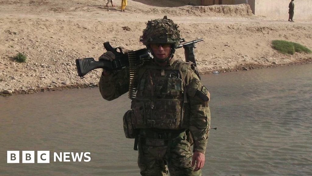 The former soldiers battling PTSD on Bonfire Night - BBC News