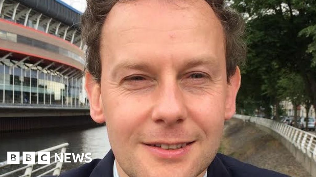 UKIP race row candidate's comments 'not racist' - BBC News