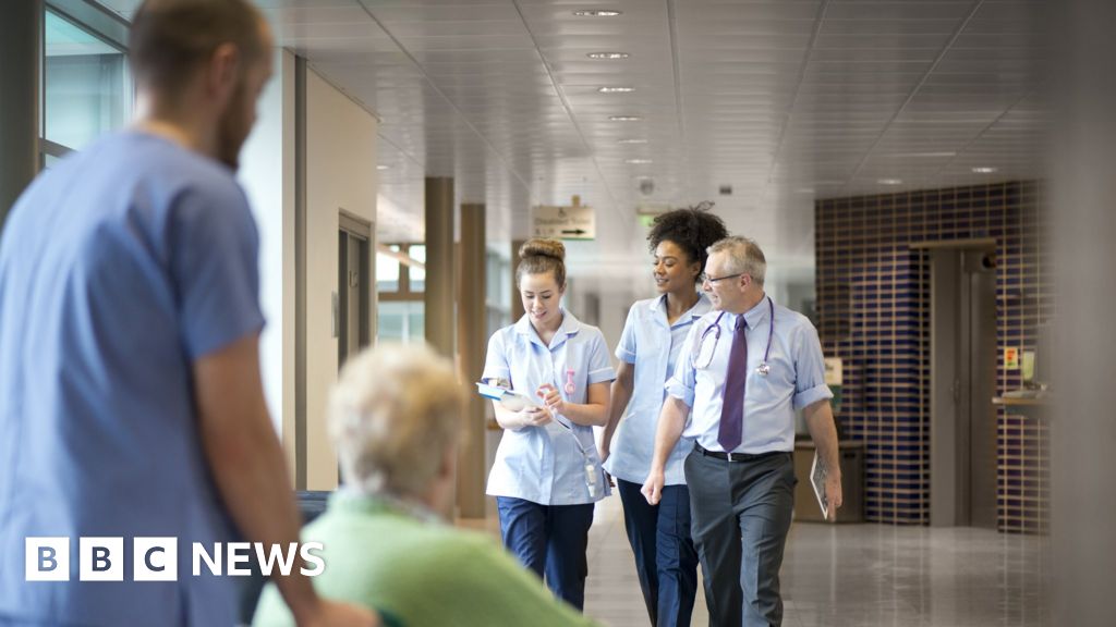 NHS staff: How many foreign staff work in the NHS?