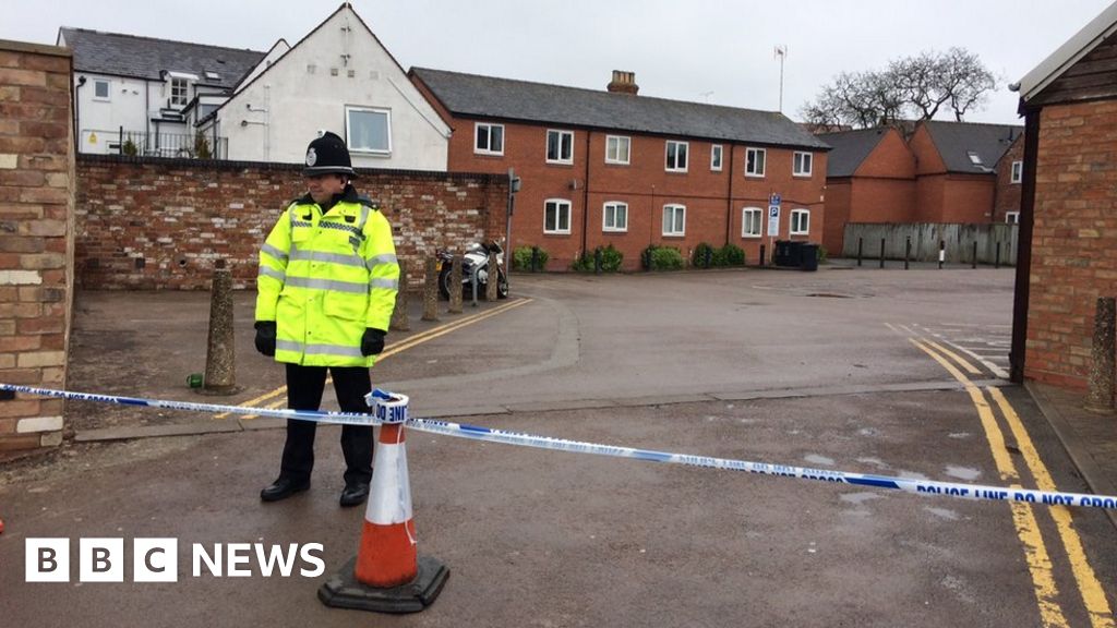 Death of woman in Evesham prompts murder arrest - BBC News