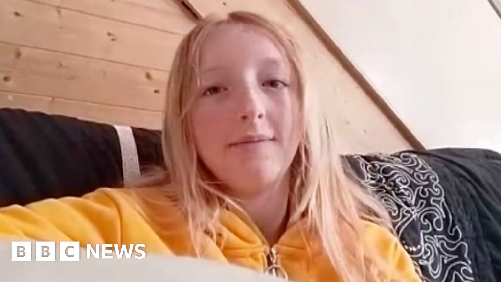 Lockdown: 'People say it's my fault coronavirus spreading' - BBC News