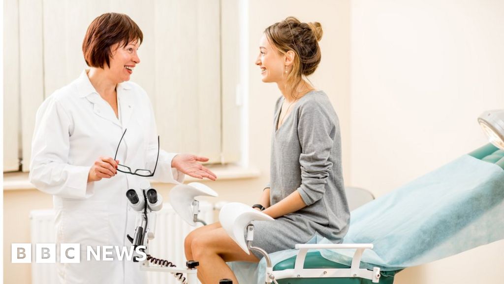 Smear tests: Drop in uptake among younger NI women - BBC News