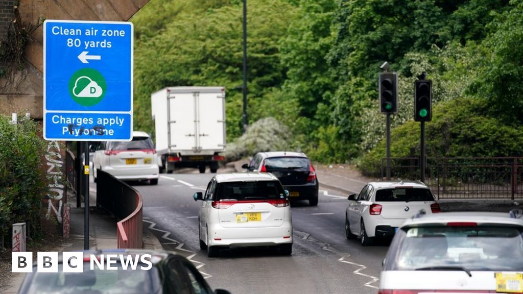 Greater Manchester Clean Air Zone: Cameras to monitor vehicles - BBC News
