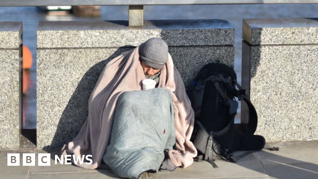 How many people sleep rough in England and how are they counted? - BBC News