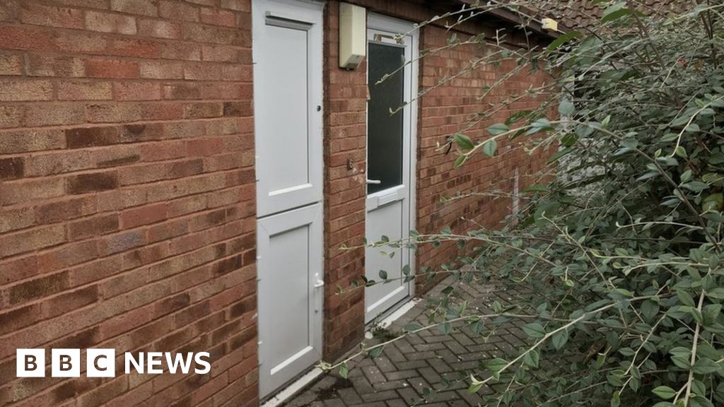 Decomposed Body Found In Milton Keynes After House Break In Bbc News