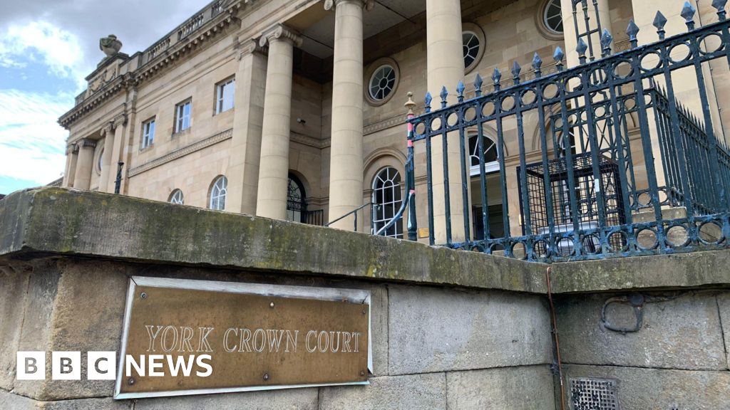 Driver 'named innocent woman' in police case - BBC News