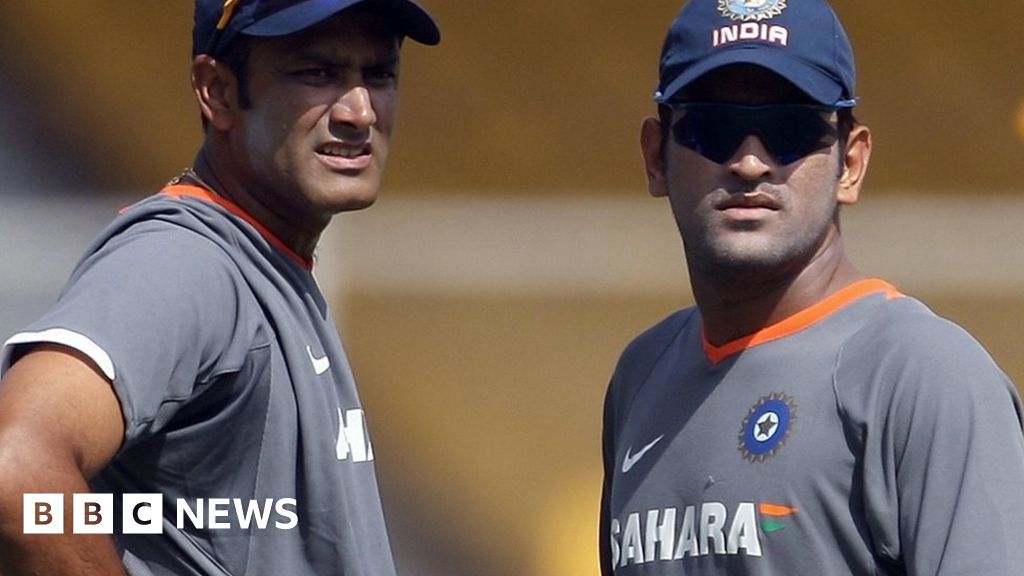 Anil Kumble: MS Dhoni will always be a leader - BBC News