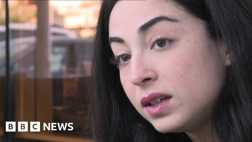 Tunisia: The revolution that didn't deliver for women - BBC News