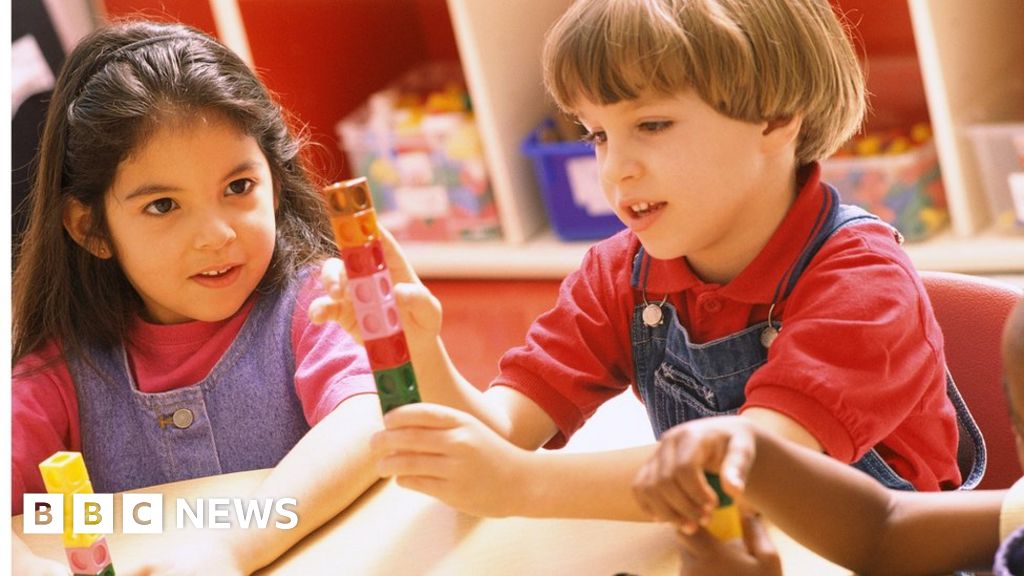 Childcare recruitment 'catastrophe' looms, say campaigners - BBC News