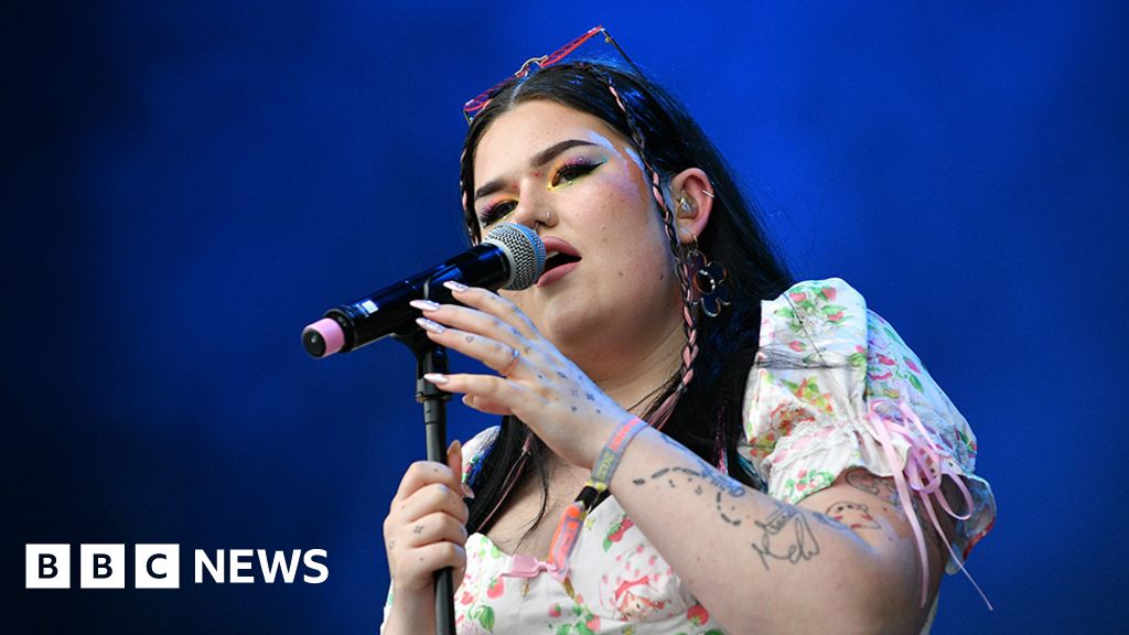 Mae Stephens: TikTok star's 'dream' new song with Meghan Trainor - BBC News