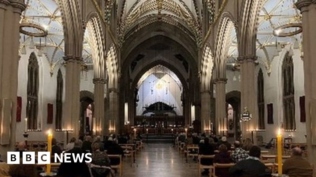 Blackburn Cathedral chosen for BBC Christmas broadcasts - BBC News