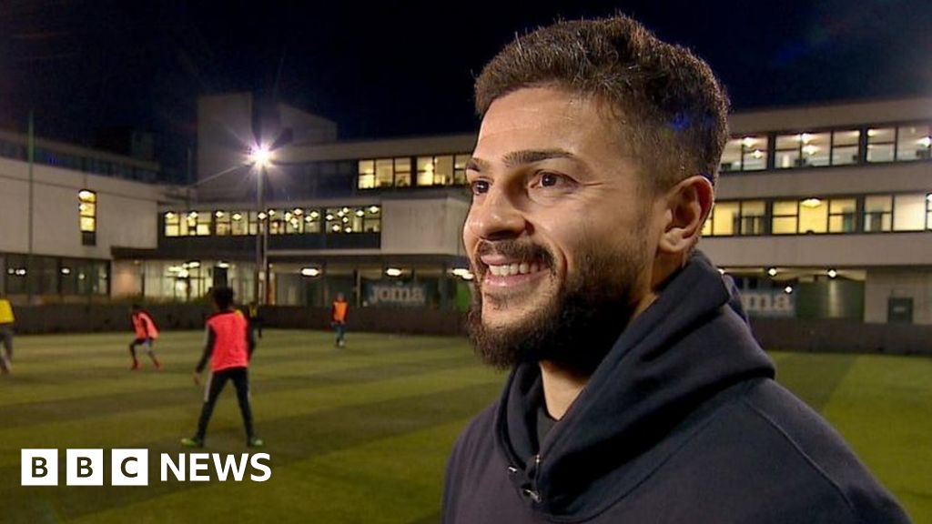 Ipswich Town Football Club hosts training sessions for refugees - BBC News