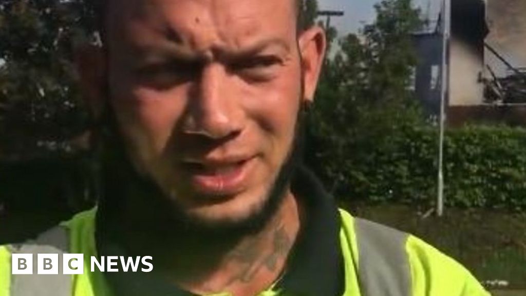 Beechmere retirement home fire: Man rescues Crewe residents - BBC News