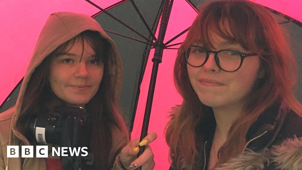 Losing Oldham Coliseum a dreadful blow, town's residents say - BBC News