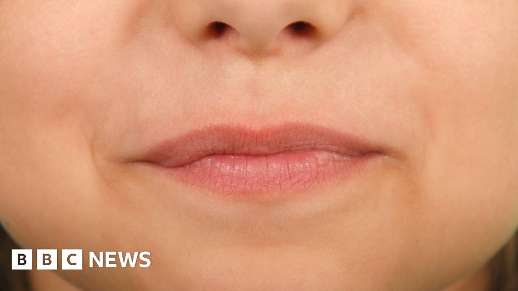 AI that lip-reads 'better than humans' - BBC News
