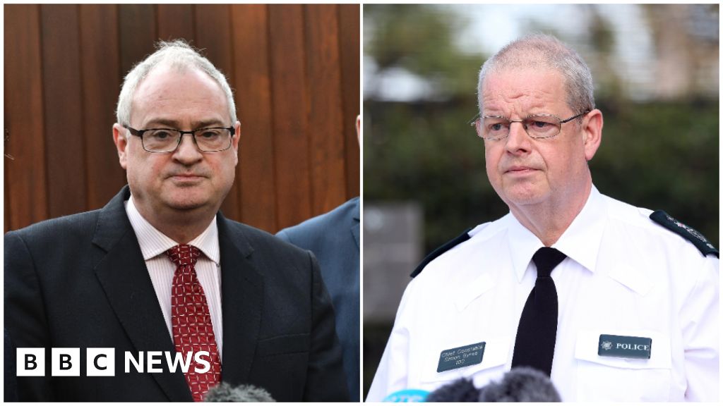 Bobby Storey funeral: UUP calls for resignation of Simon Byrne