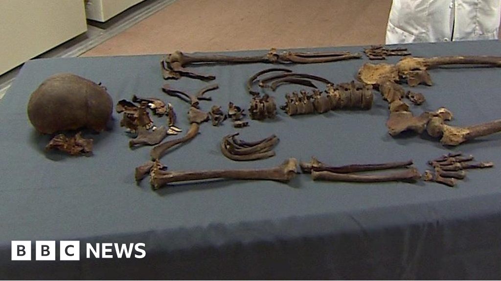 First Look At A Confirmed Great Plague Skeleton Bbc News