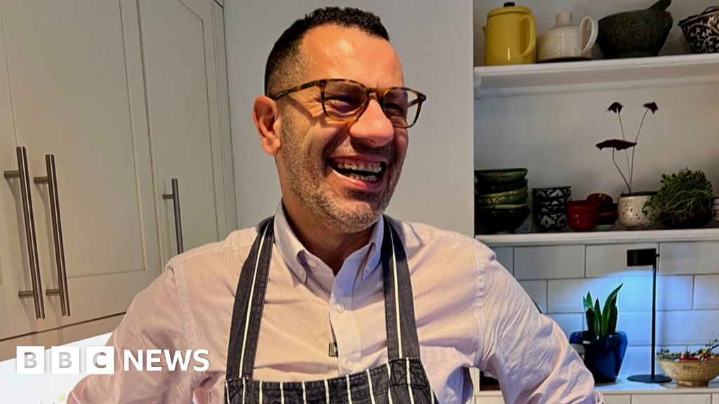Sami Tamimi: Palestinian chef raises money for war victims - BBC News