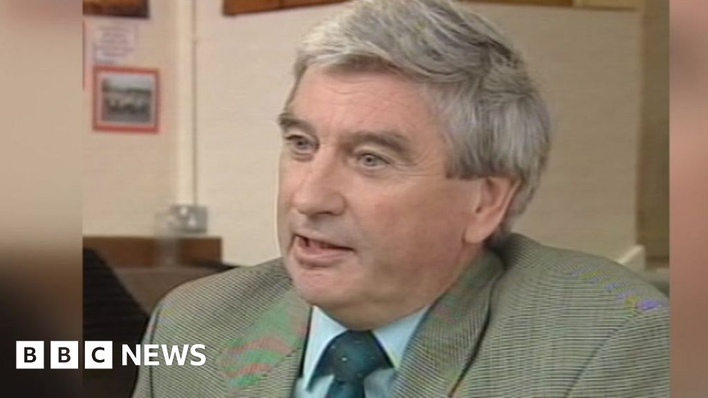 MBE head teacher David Watkin Bundock admits child sex offences - BBC News