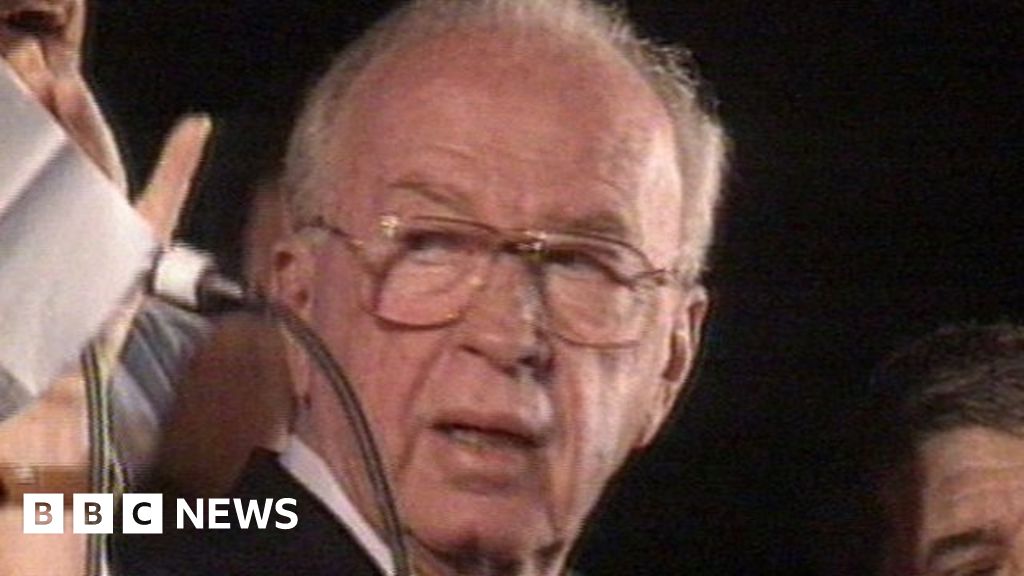 1995: Israel PM Yitzhak Rabin shot dead at peace rally - BBC News