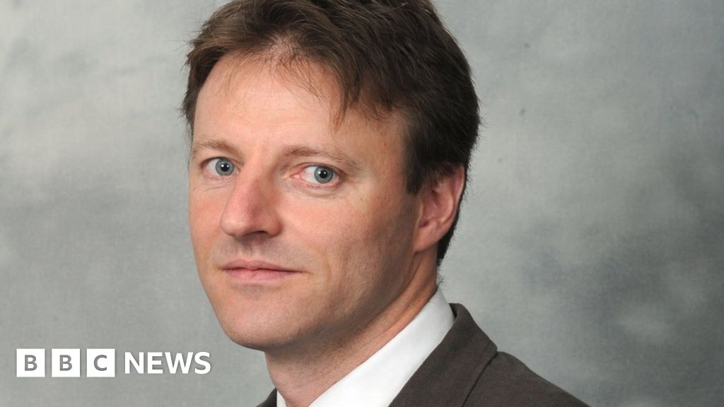 MP apologises for diabetes 'avoidable' comments - BBC News