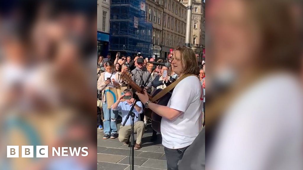 Lewis Capaldi performs new single for Glasgow crowd - BBC News