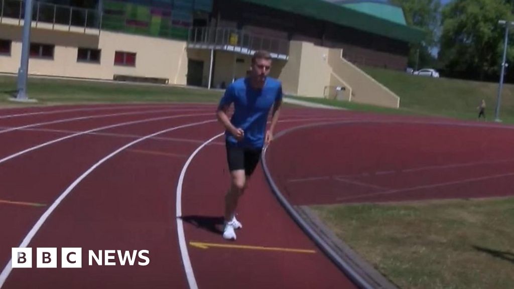 Kent runner back on track after brain injury - BBC News