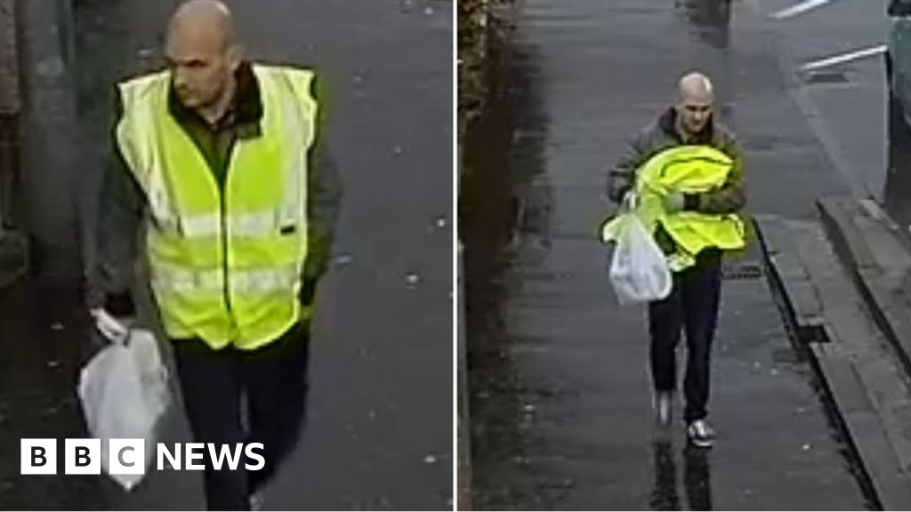 CCTV images released in Hamilton robbery probe - BBC News