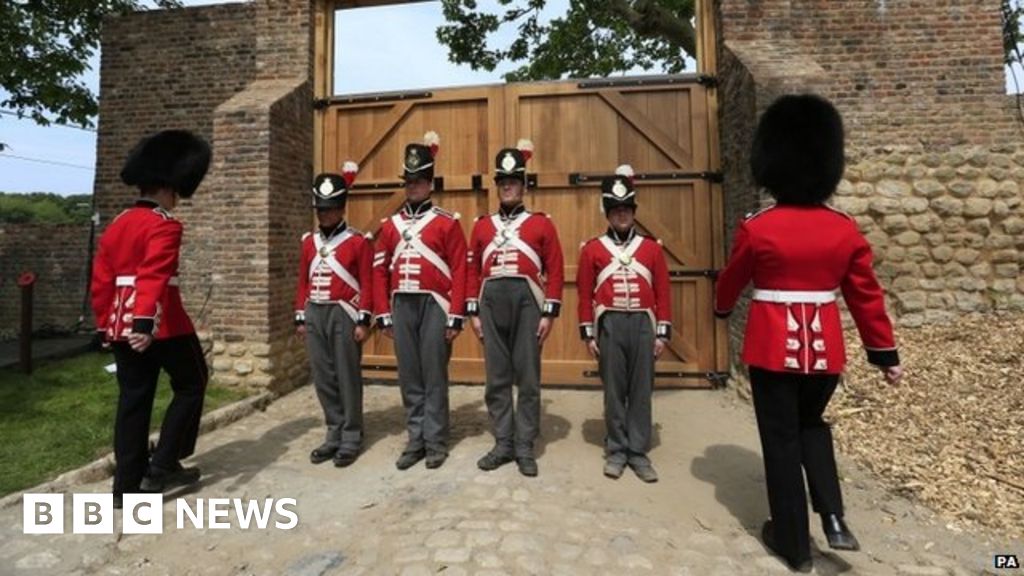 Prince Charles unveils Waterloo memorial - BBC News