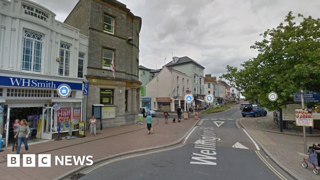 Teignmouth assault victim 'may lose sight' in eye - BBC News