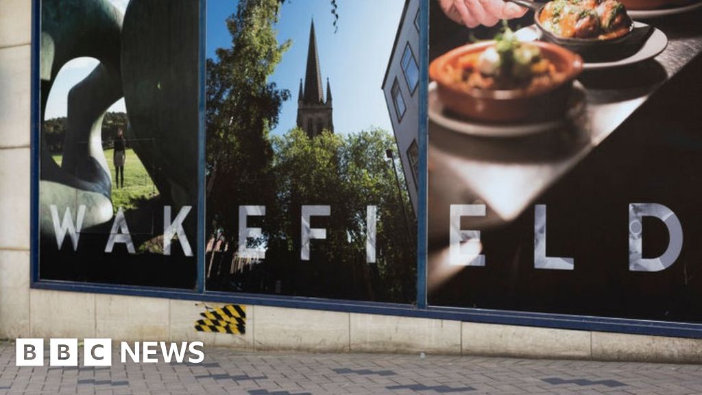 Wakefield's Labour MP hits out over increase in asylum seeker hotels ...