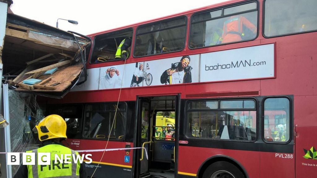 Lavender Hill bus crash: Two women rescued - BBC News