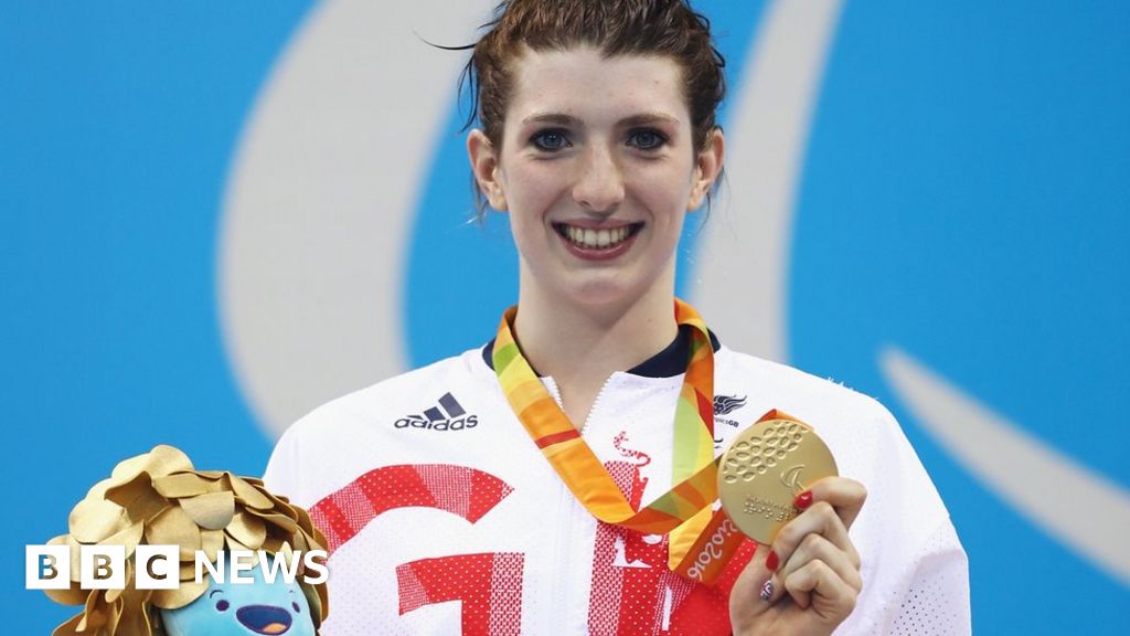 Rio Paralympics: Bethany Firth celebrates third gold medal - BBC News