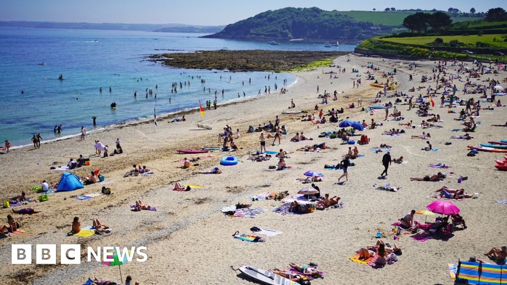 Short-term lets rule to protect Cornwall communities - government - BBC ...
