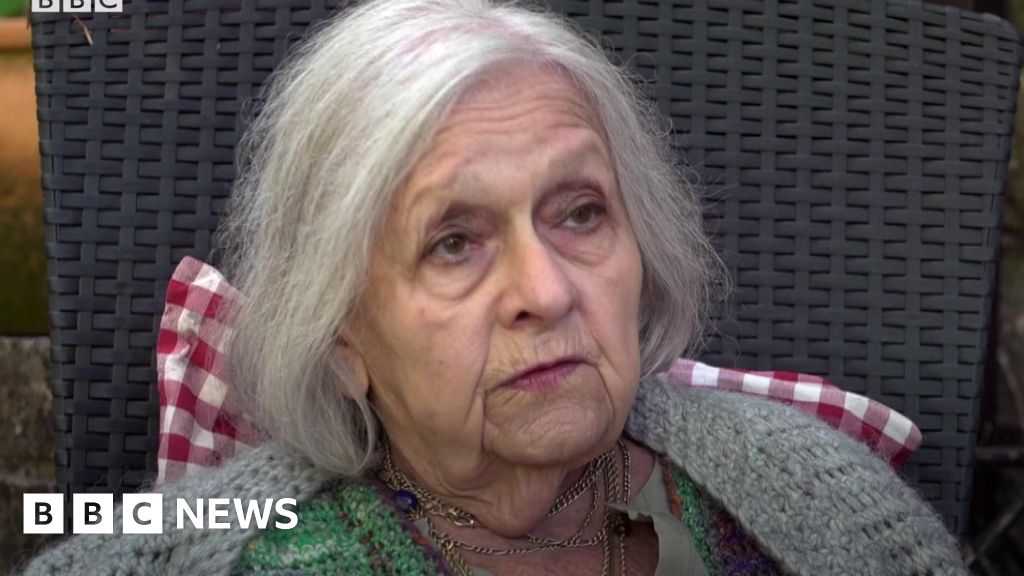 Auschwitz survivor on VE Day: 'Every night we saw the flames' - BBC News