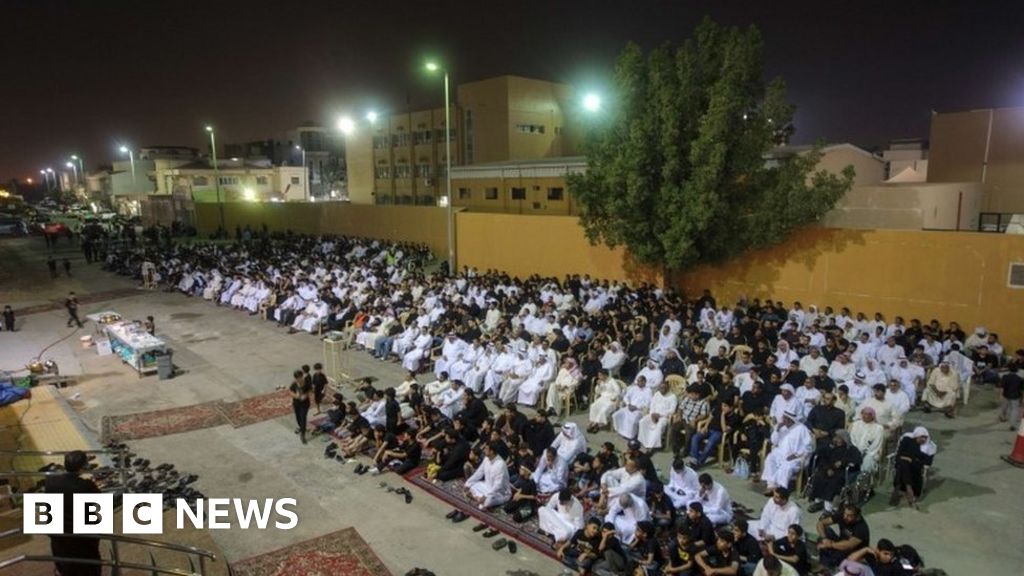 Saudi Arabia Shia attack: Five killed at Ashura event - BBC News