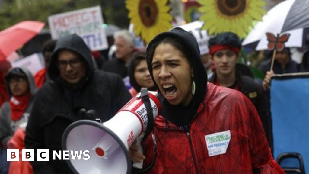 UN examines fossil fuel influence in climate talks process - BBC News