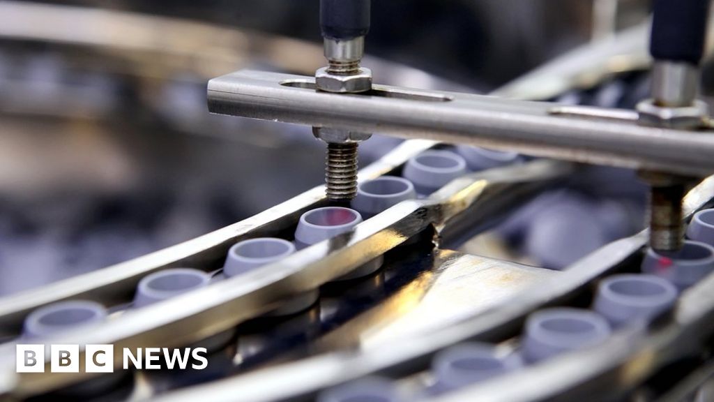 Scottish companies report rise in new business - BBC News