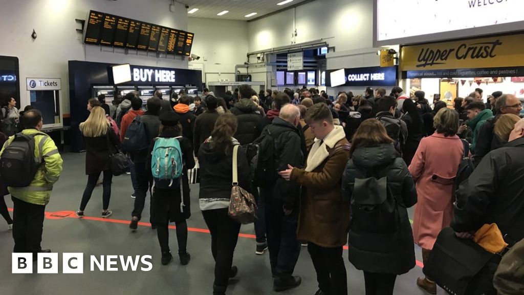 Severe rail delays in East Midlands caused by power failure