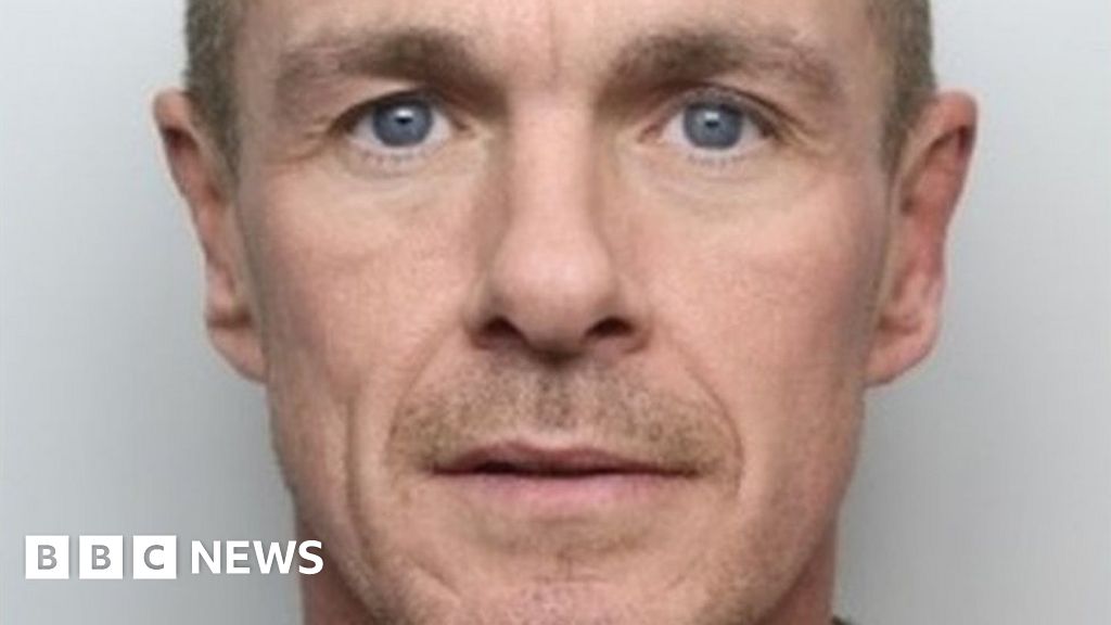 Fake PC jailed for attempted Rotherham bank robbery - BBC News