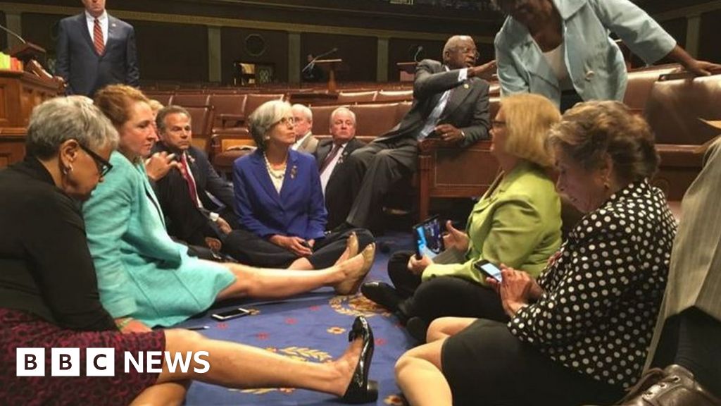 US Democrats end gun control sit-in - BBC News
