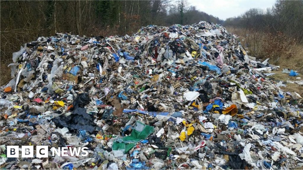 'Mountain' of rubbish dumped by Shropshire railway - BBC News