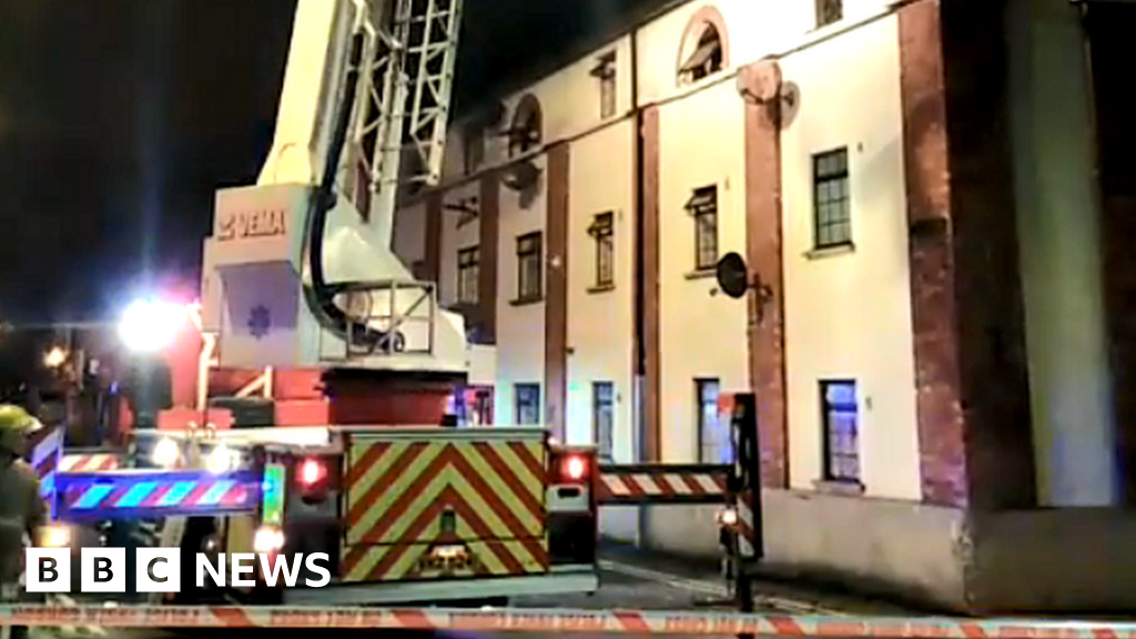 Coleraine flats evacuated after suspected arson attack - BBC News