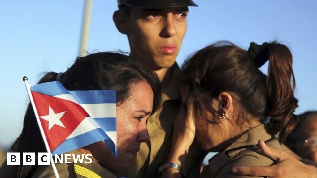 Fidel Castro funeral: Mourning Cubans ponder post-Castro era - BBC News