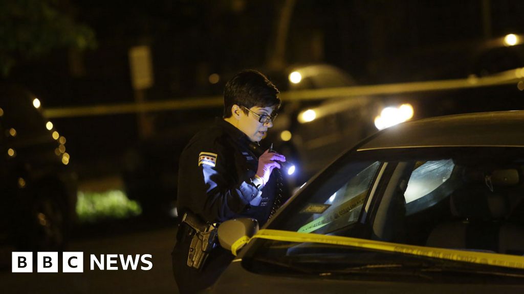 Five ways Trump can help solve Chicago gun crime - BBC News