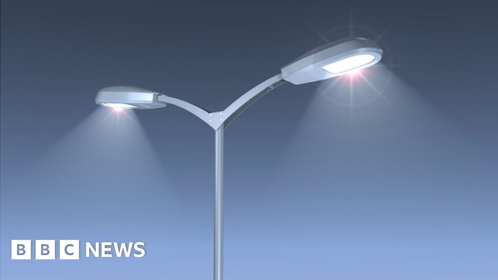 Leeds City Council light scheme 'a £5m dimmer switch' - BBC News